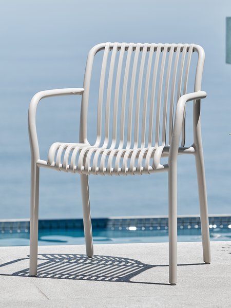 Stapelbar stol NABBEN beige | JYSK